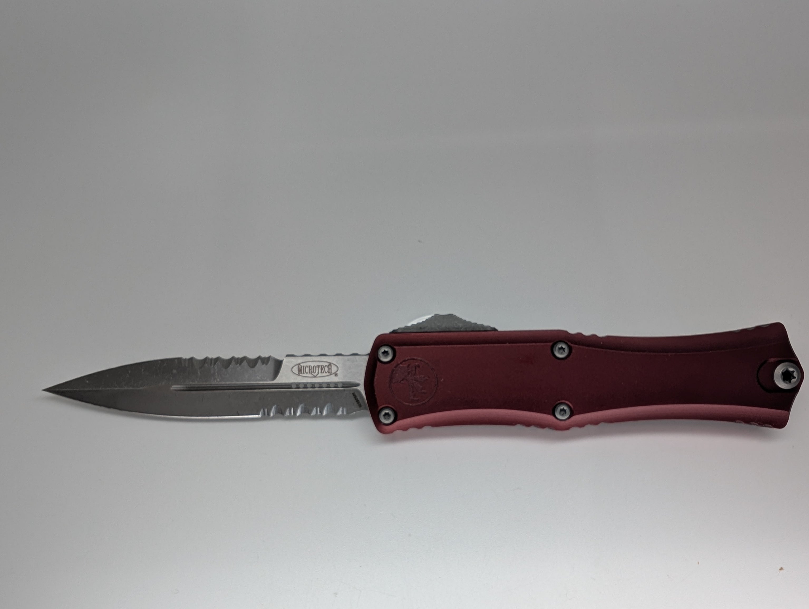 Microtech Hera II Mini Bayonet Merlot Apocalyptic Partial Serrated Out ...